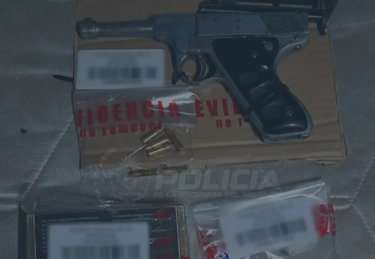 Encuentran municiones y droga en un operativo por amenaza de arma en Zapala