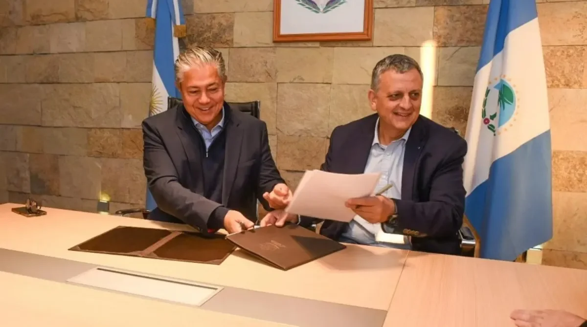 Neuquén y YPF avanzan en proyecto de exportación de GNL desde Vaca Muerta